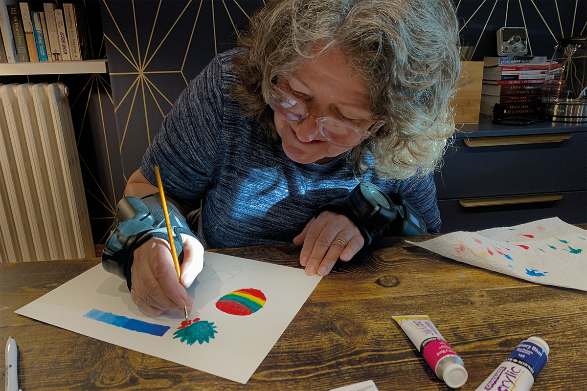 GyroGlove is a hand-stabilizing glove for individuals with tremors ...